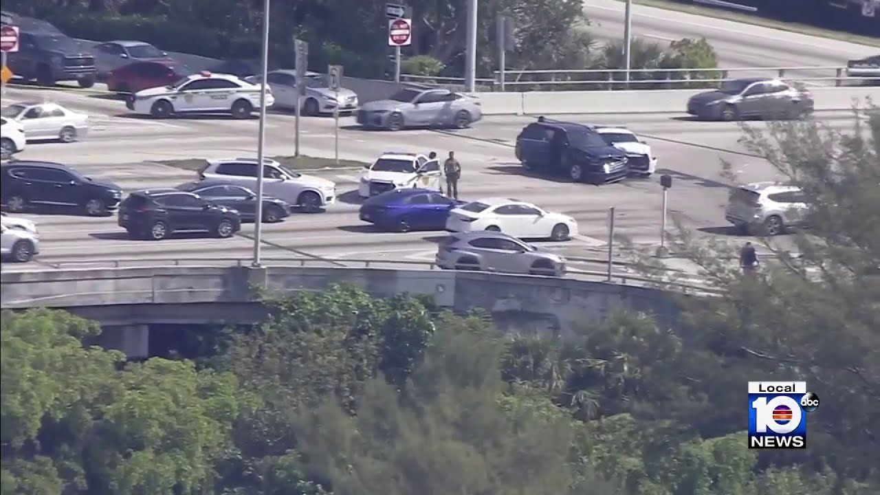 Police officer crashes near I-95 in Miami-Dade - THE MIAMI METROPOLIS