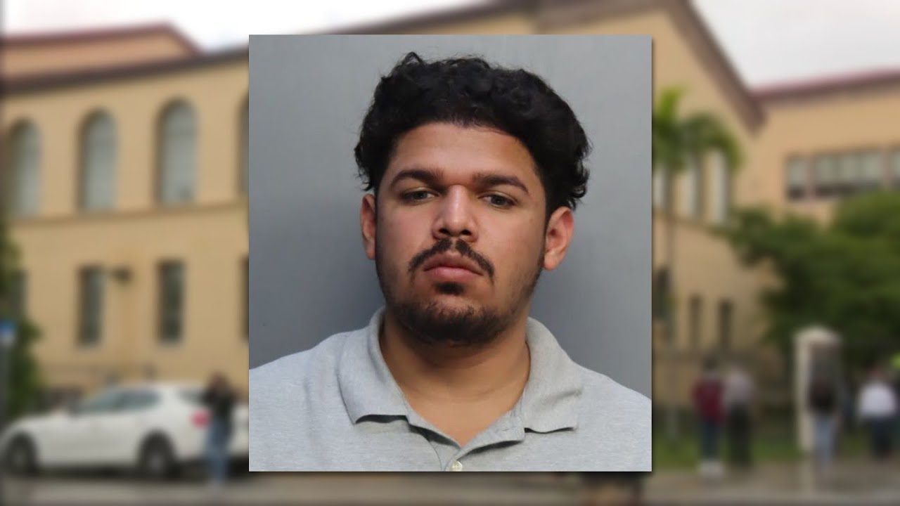 Miami Senior High School teacher accused of sending students ...