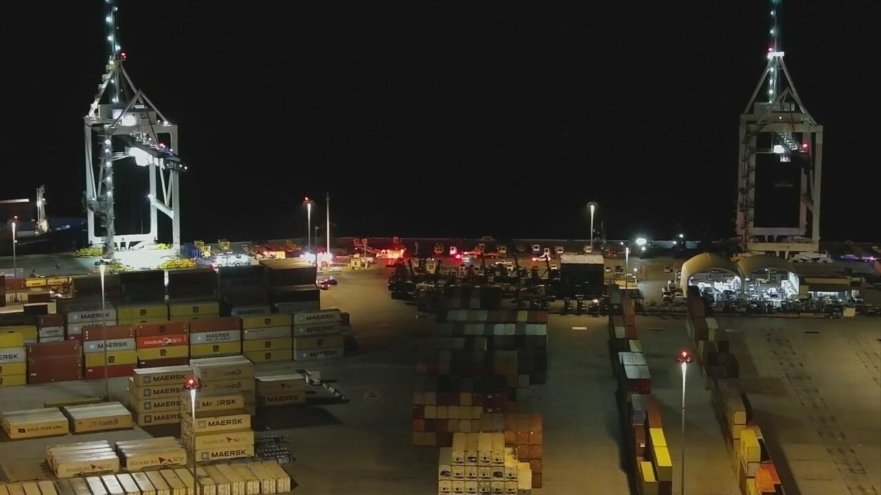 Video shows possible huge explosion at PortMiami - THE MIAMI METROPOLIS